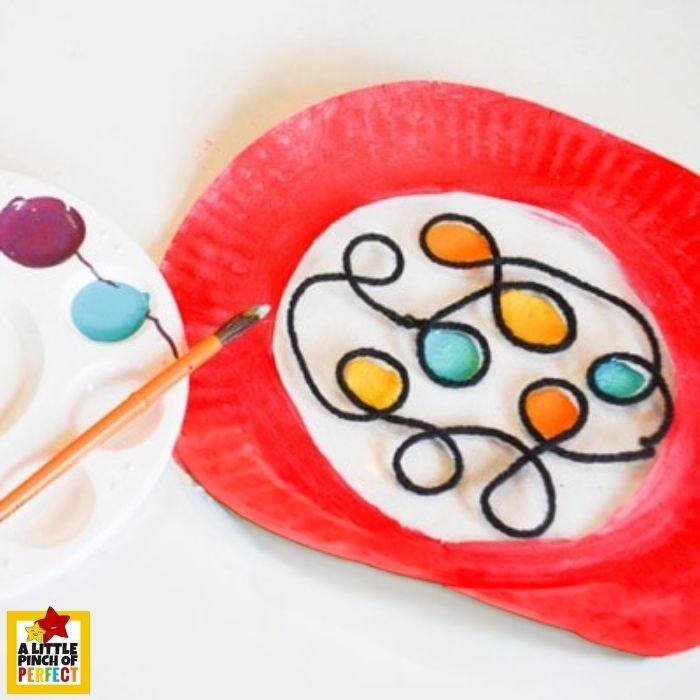 Suncatcher Paper Plate Craft for Kids – Easy Yarn & Paint Activity - A ...