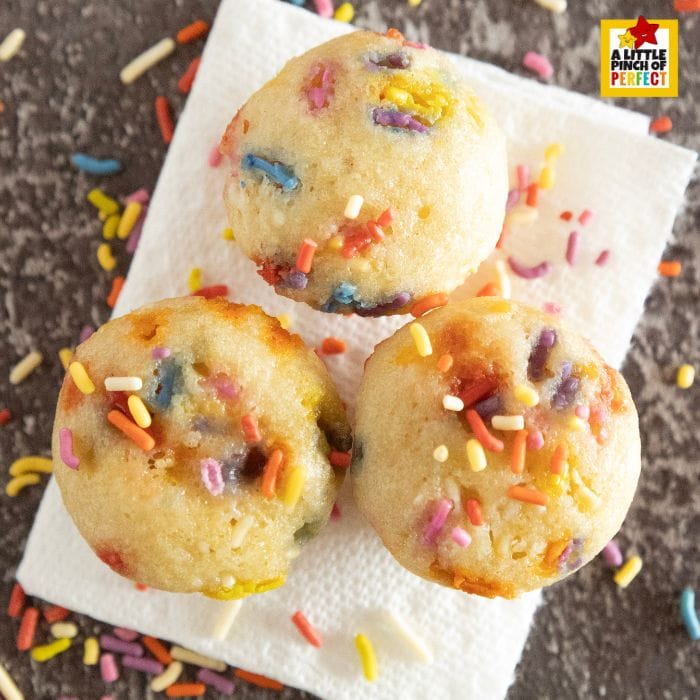 Birthday Cake Mini Muffins (Healthier Copycat Recipe for Lunchboxes ...